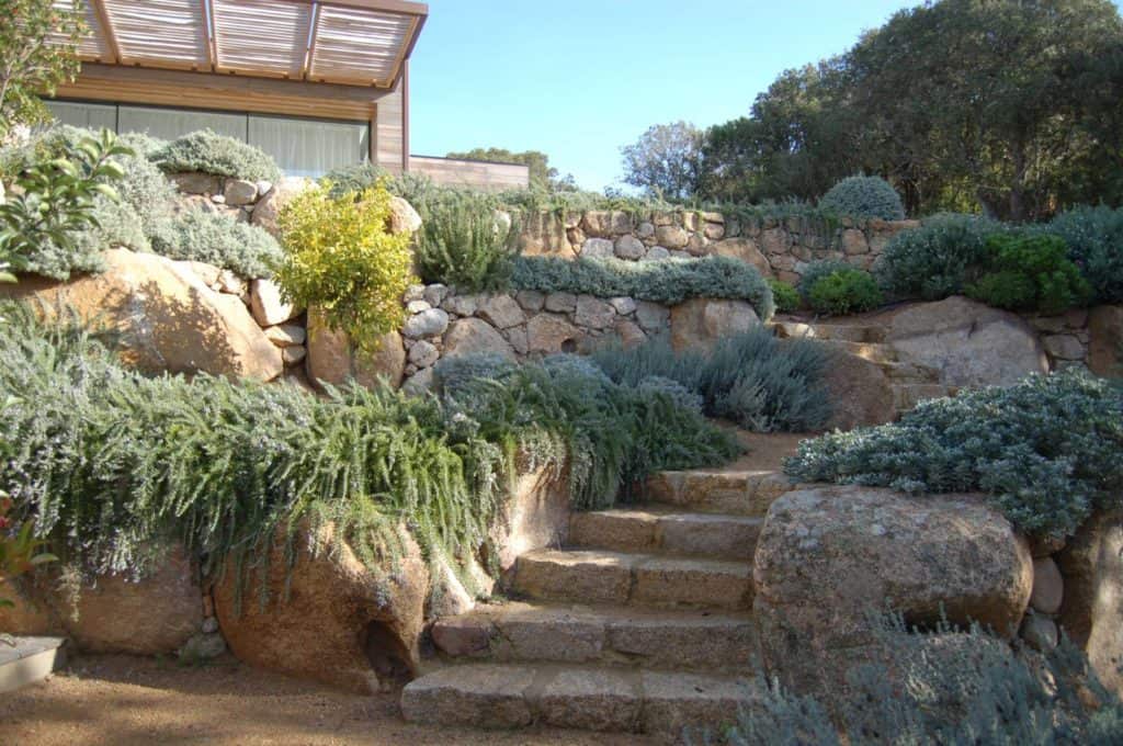 Enrochement et gabion : prix, pose et astuces (2024)
