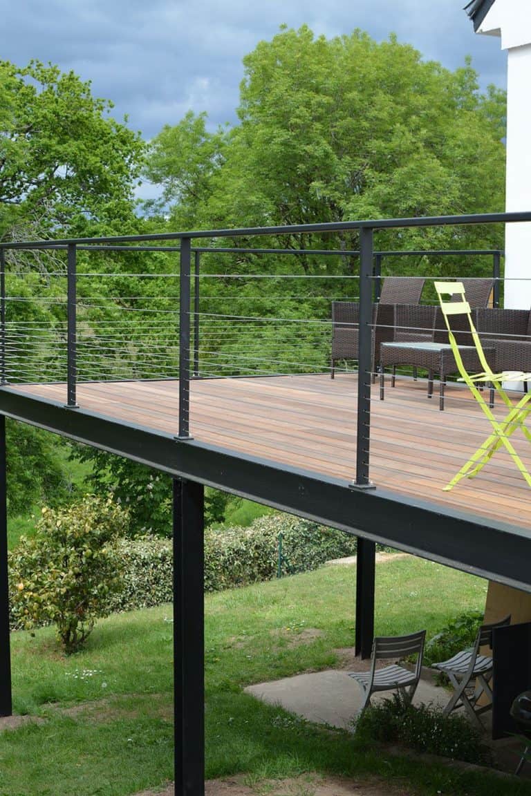 Terrasse suspendue : avantages, prix, pose, entretien et construction