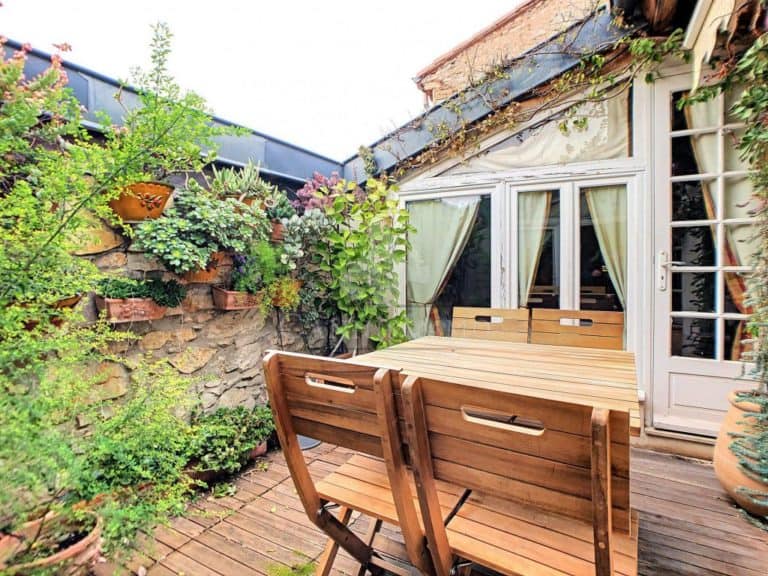 Terrasse tropézienne : exemples, prix et entretien (2024)